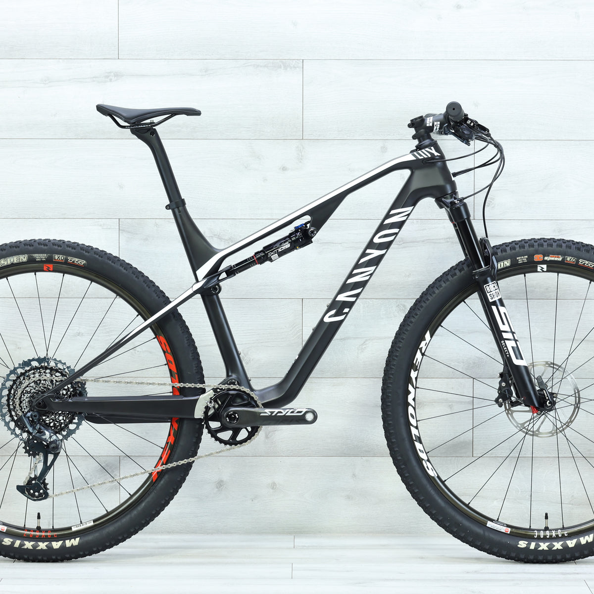 2021 Canyon Lux CF 8 Mountain Bike - Large – Cycle Limited