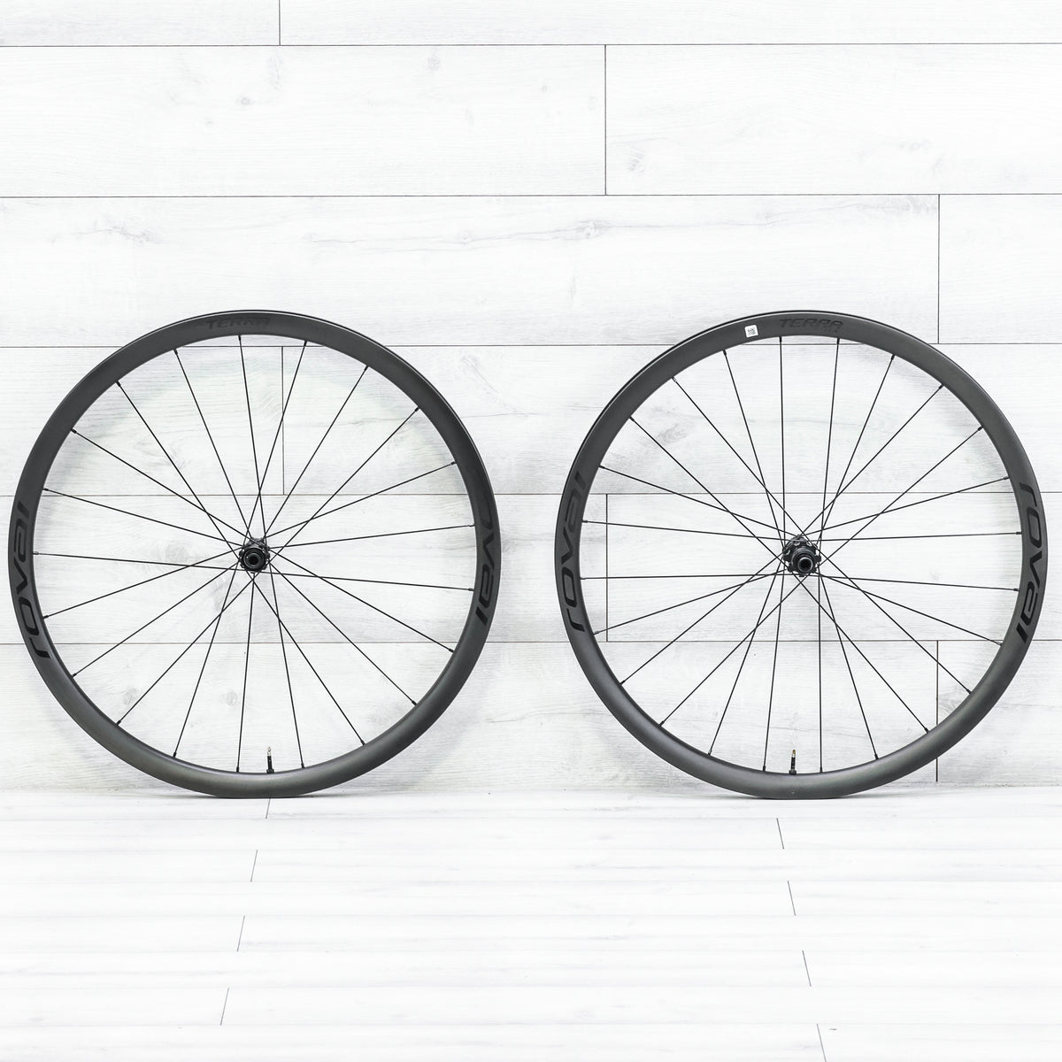Roval Terra CLX II Carbon Disc Wheelset – 700c, Center Lock, Tubeless ...